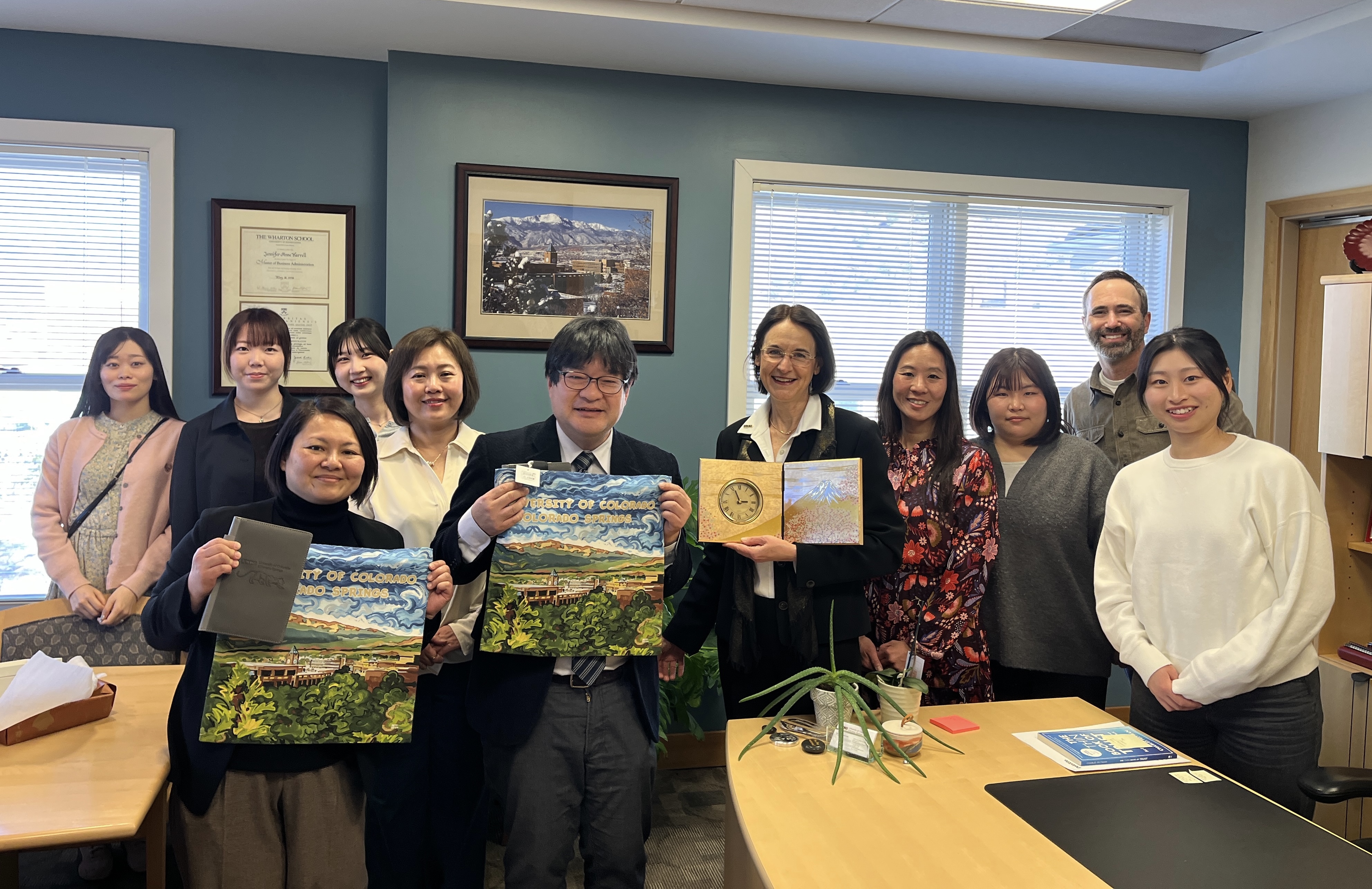 Photo Feature: Kanazawa students visit UCCS – UCCS News